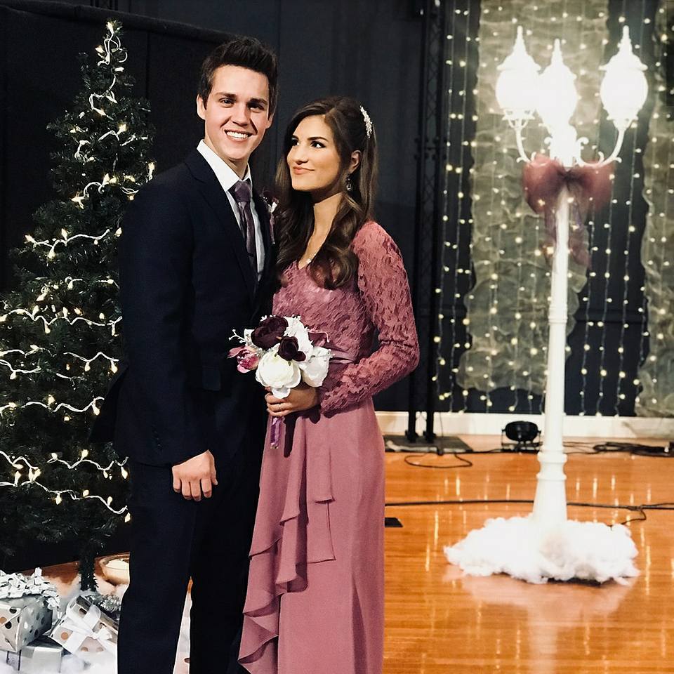 The Bates family blog: New photo of Carlin and Evan