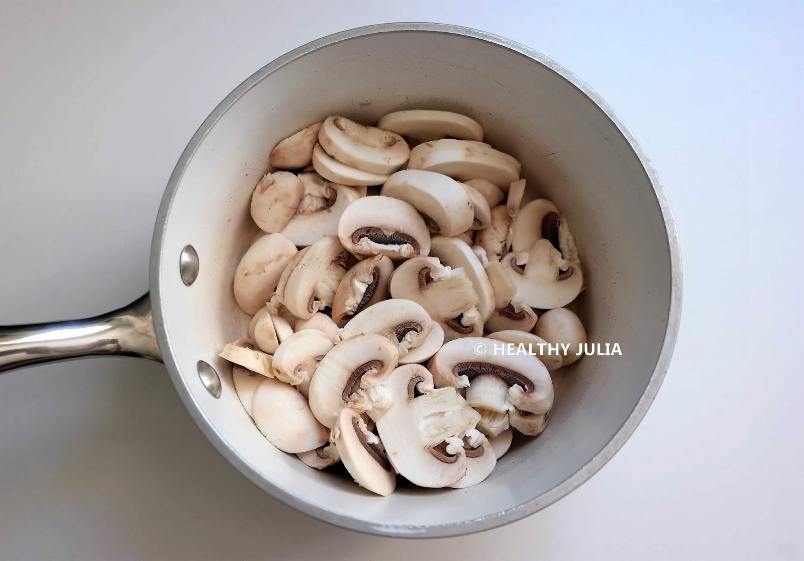 PIZZA AUX CHAMPIGNONS #VEGAN - Healthy Julia