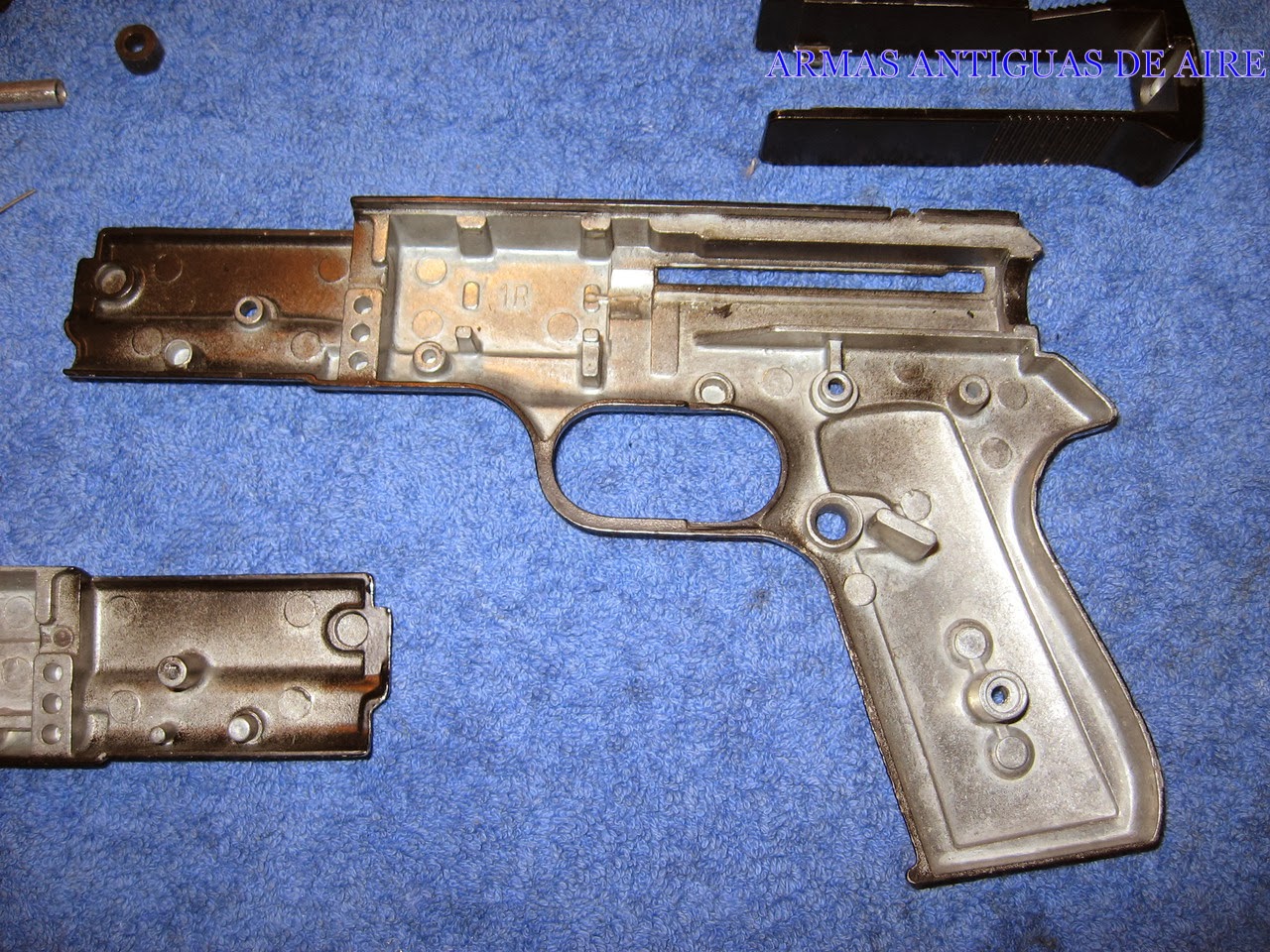 ARMAS ANTIGUAS DE AIRE: PISTOLA MARKSMAN 1010