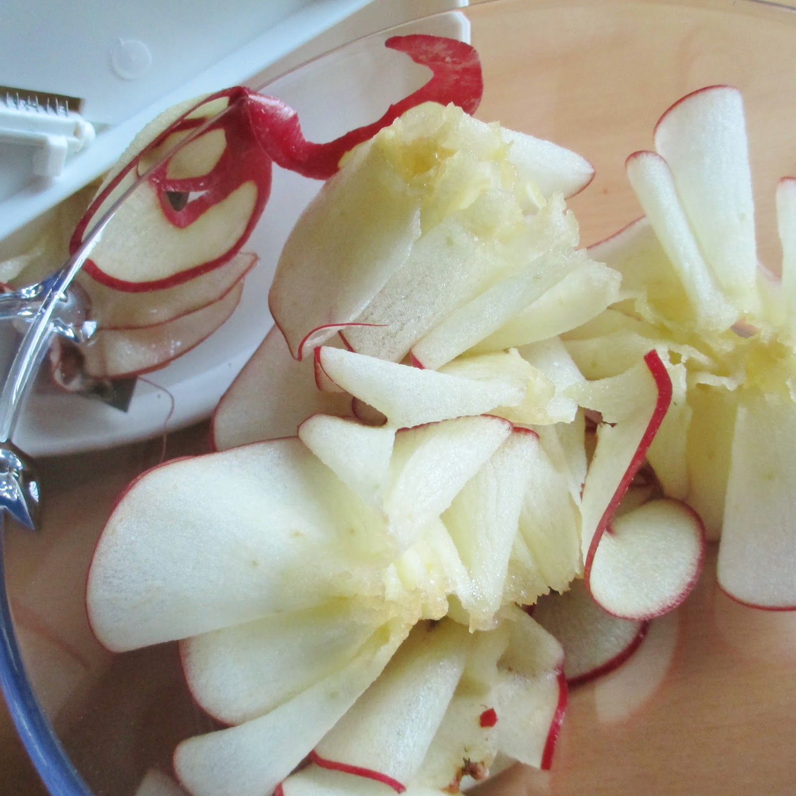 Rawdorable: Celebrate the 4th w/a Raw Apple Pie Cronut