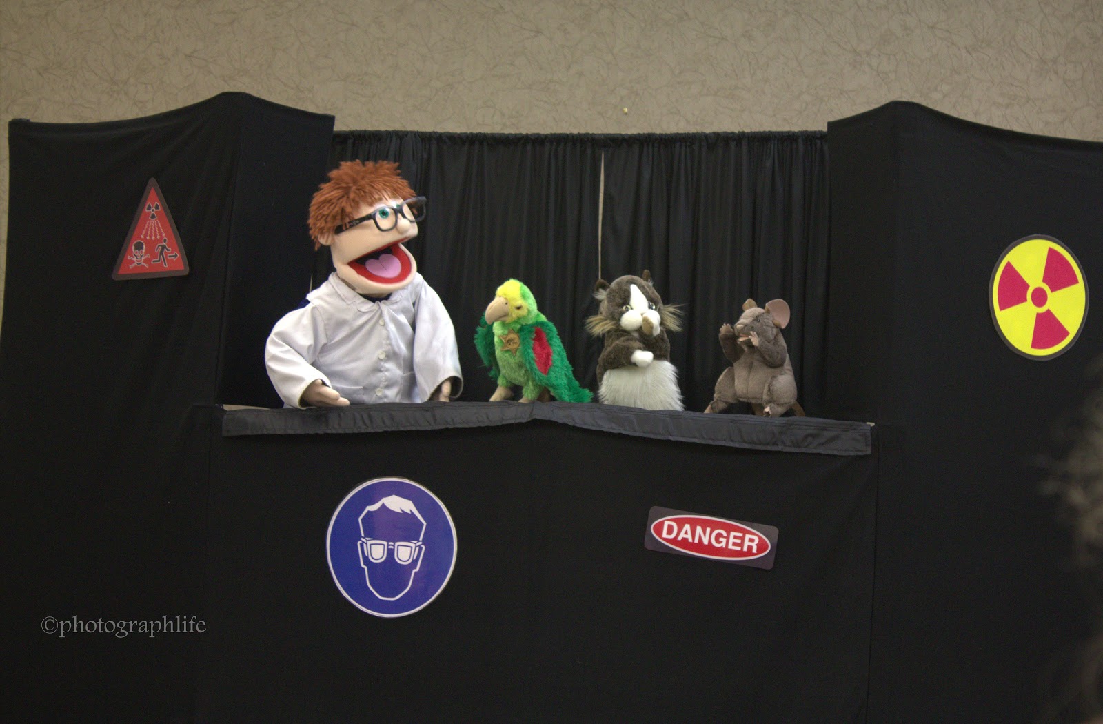 La-La's Home Daycare: WW #69 | A Spooky Puppet Show