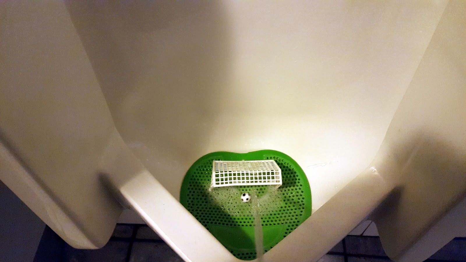 BALLSEYE'S BOOMERS: Pee Ball (Urinal Soccer)