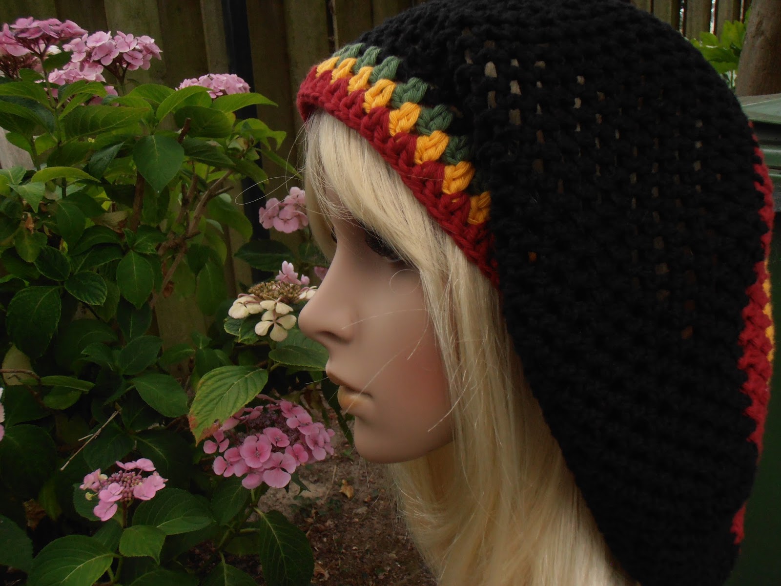 ANNASOER : Weer een Rasta muts gehaakt / Another crocheted Rasta hat!