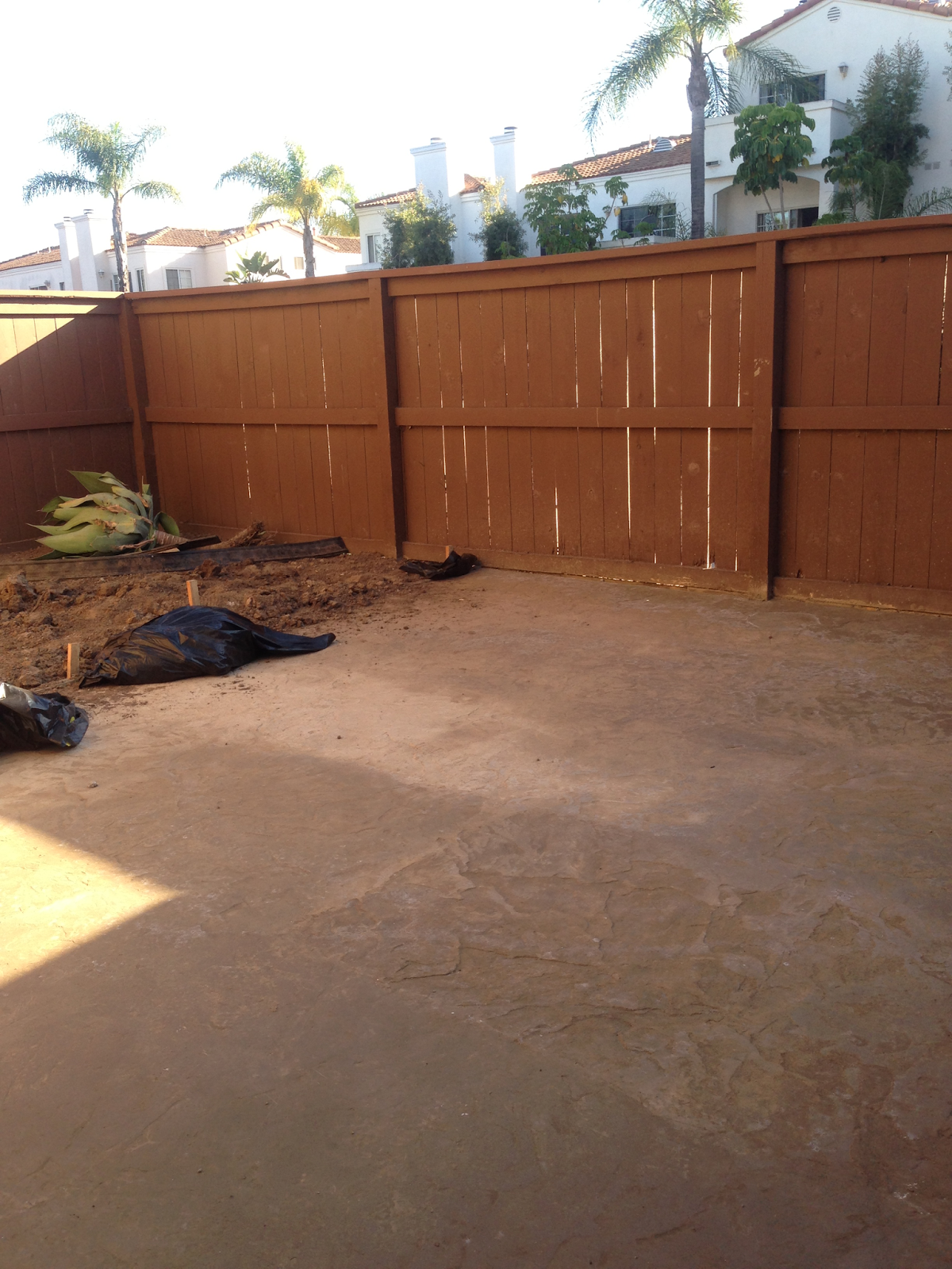 NATURALLY INSPIRED DESIGN: Makeover Monday - Too Much Dirt