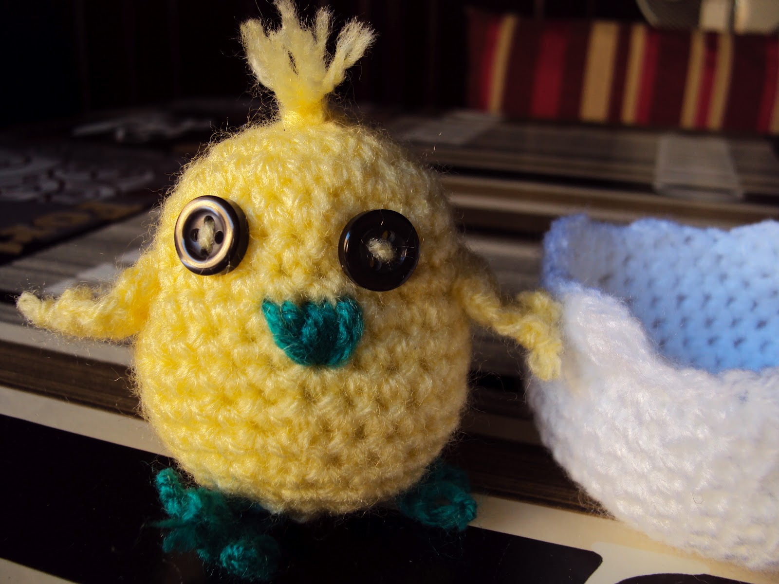 See and Knit: Pollito en Cascaron