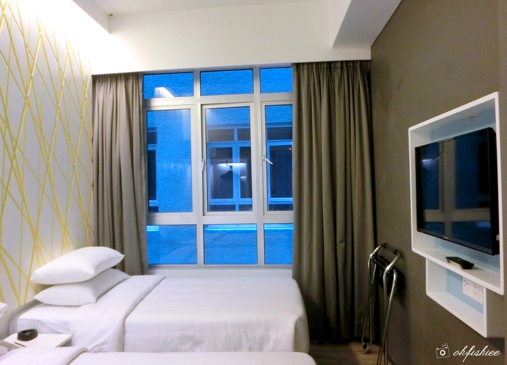 oh{FISH}iee: Review: First World Hotel NEW Tower 2 Annex Room
