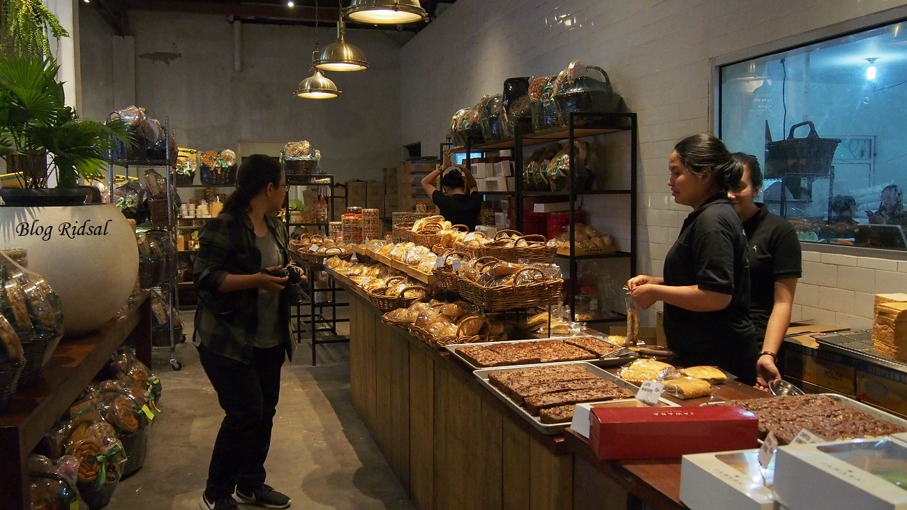 Jawara Roti dan Kue - Bisa Sekalian Berburu Parcel - Blog Ridsal