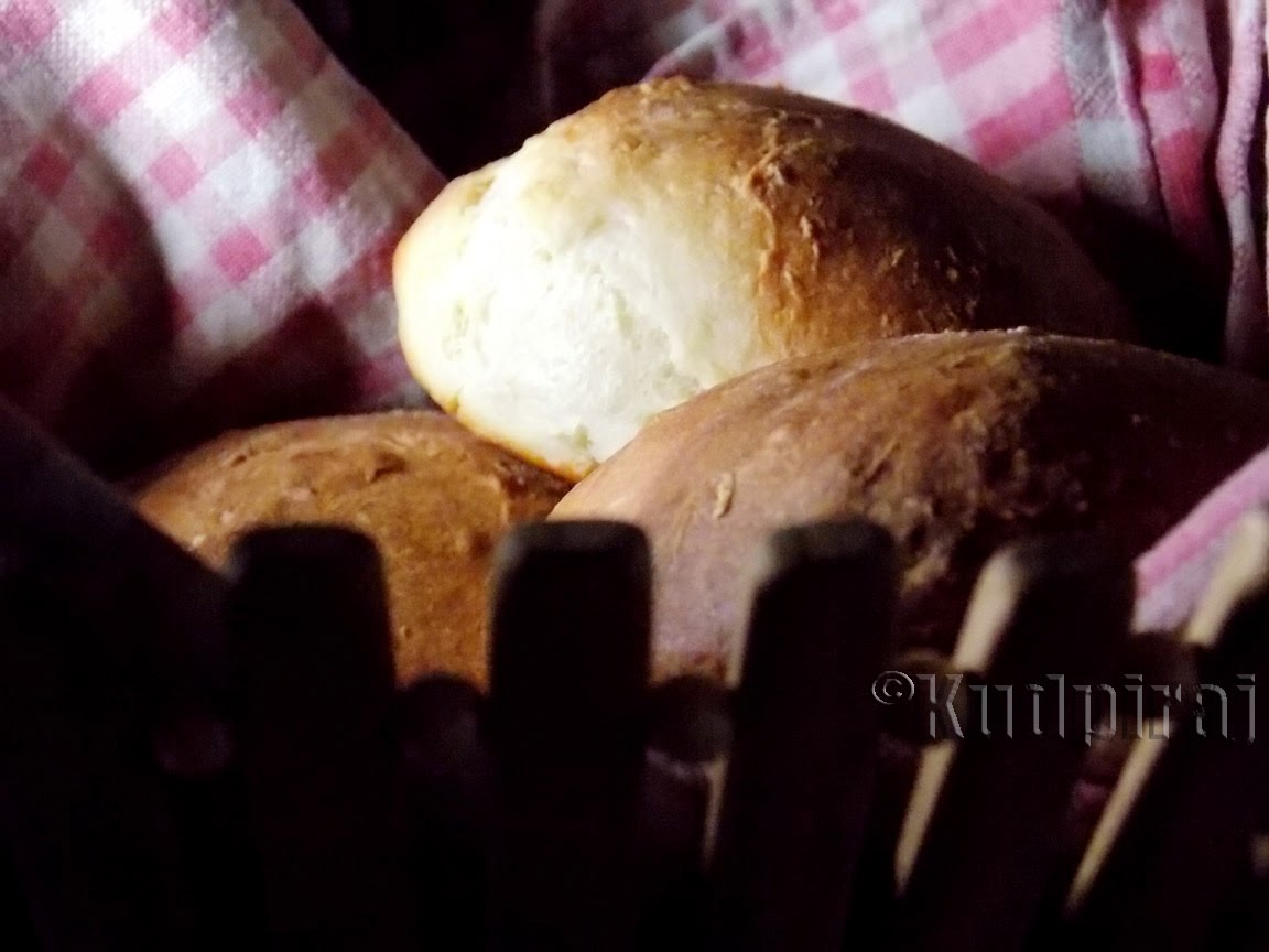 Kudpiraj's Garam Tawa: Goan Poi(Poee/Paav Bread) - Christmas Special
