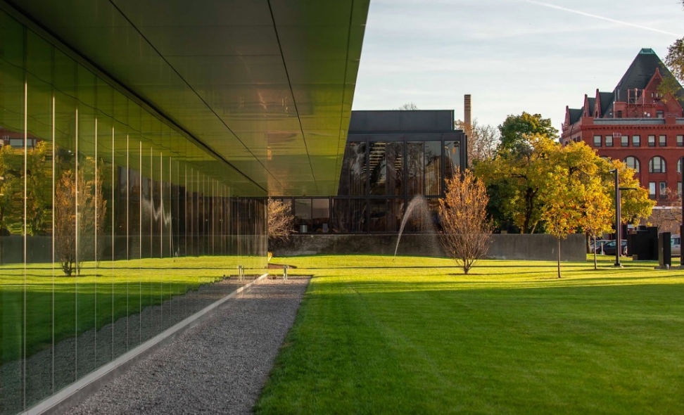 Hindsight : CRAIN'S PIX of the New Kaplan Institute