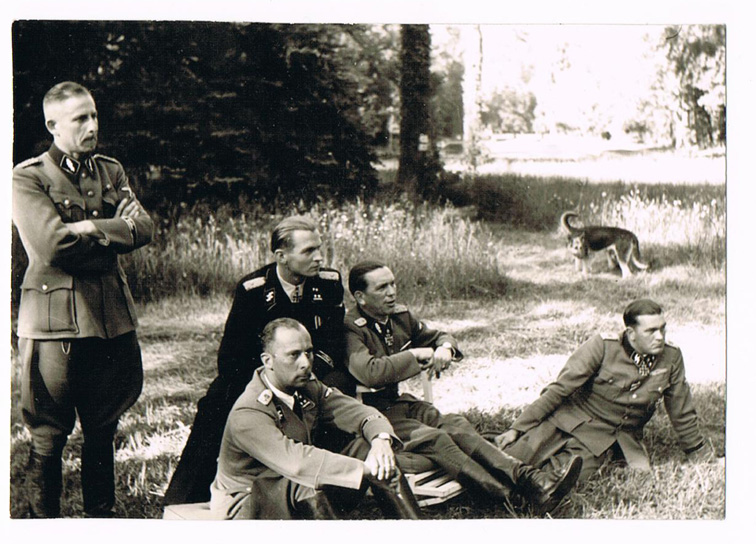 NAZI JERMAN: Foto Wilhelm Mohnke