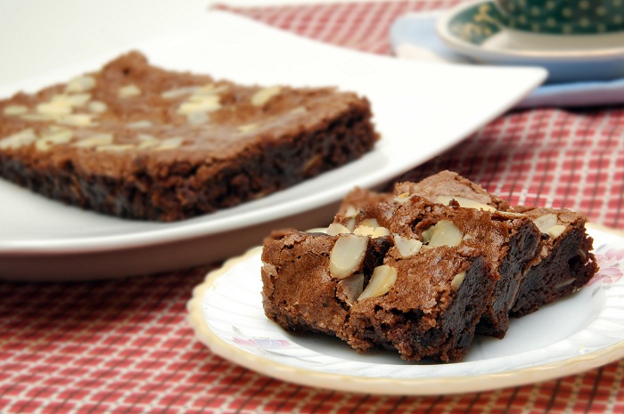 Resep Brownies Panggang Almond Spesial