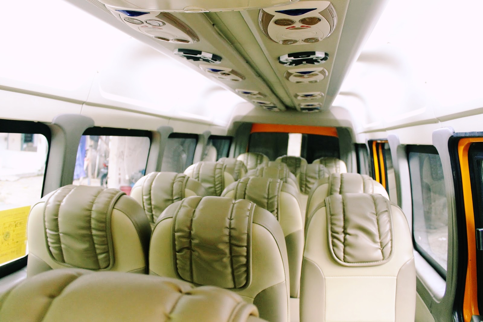 Sewa Bus Pariwisata - Rental Bus Pariwisata - Charter Bus Pariwisata ...