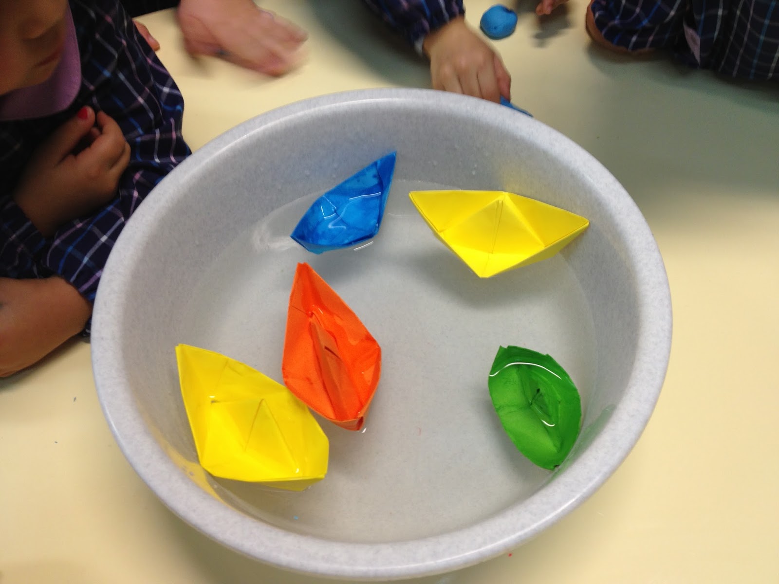 Artistas de Palmo e Meio: "A água faz flutuar"