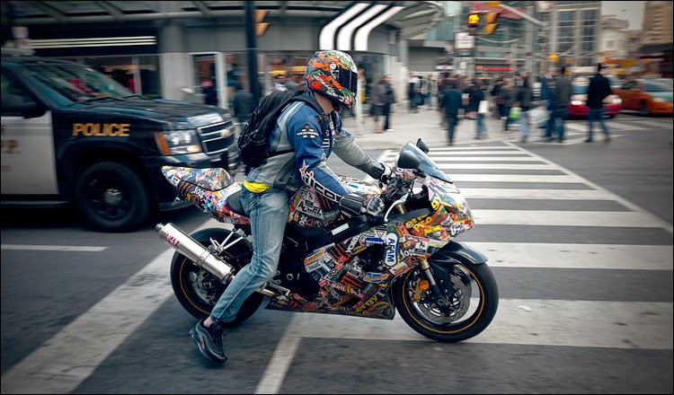 Mercenary Garage : Stickerbomb