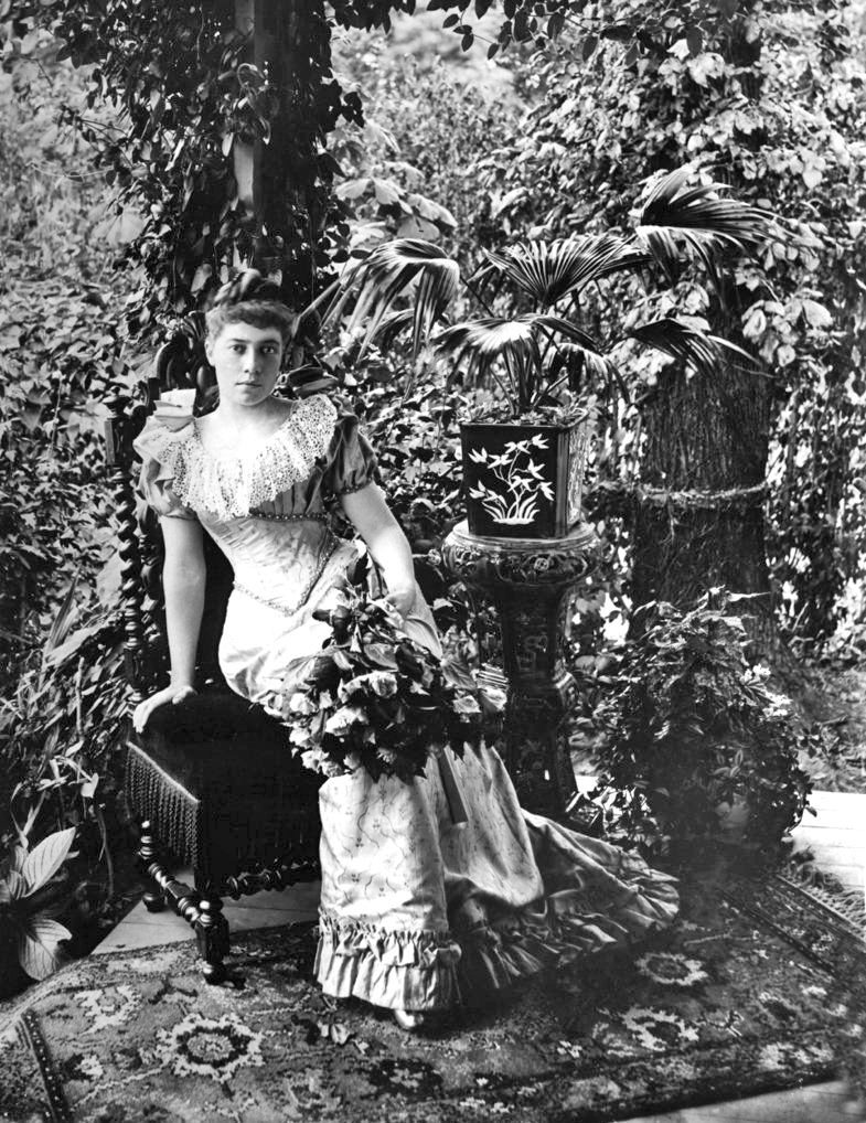 History in Photos: Alice Austen