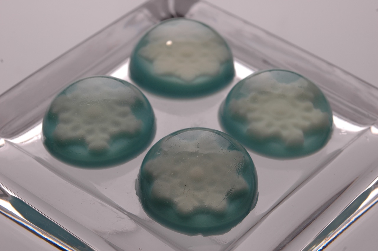 Gelology: Edible Snow Globe Series, #1- Snowflakes