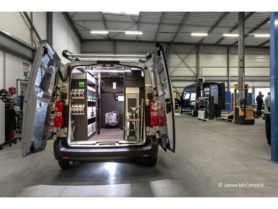 BOTT: Amenagement de camion atelier