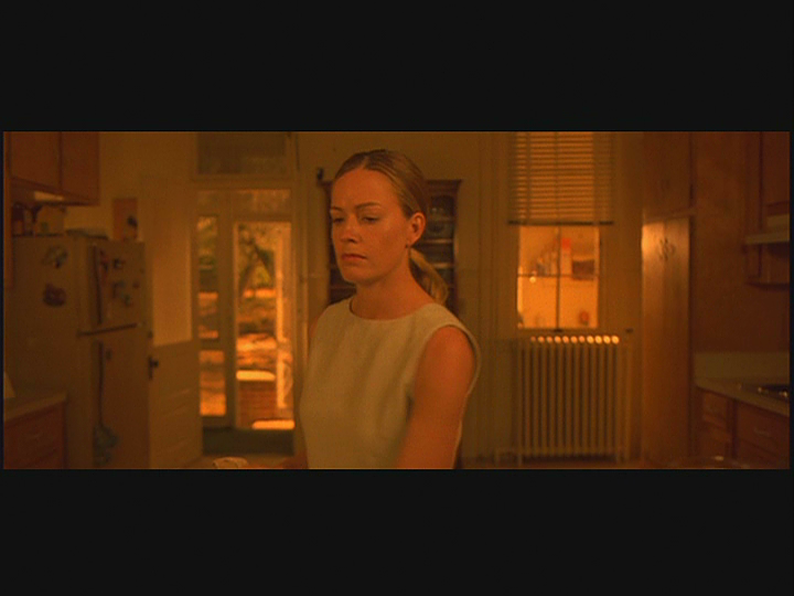 "Leo" (2002) screen caps