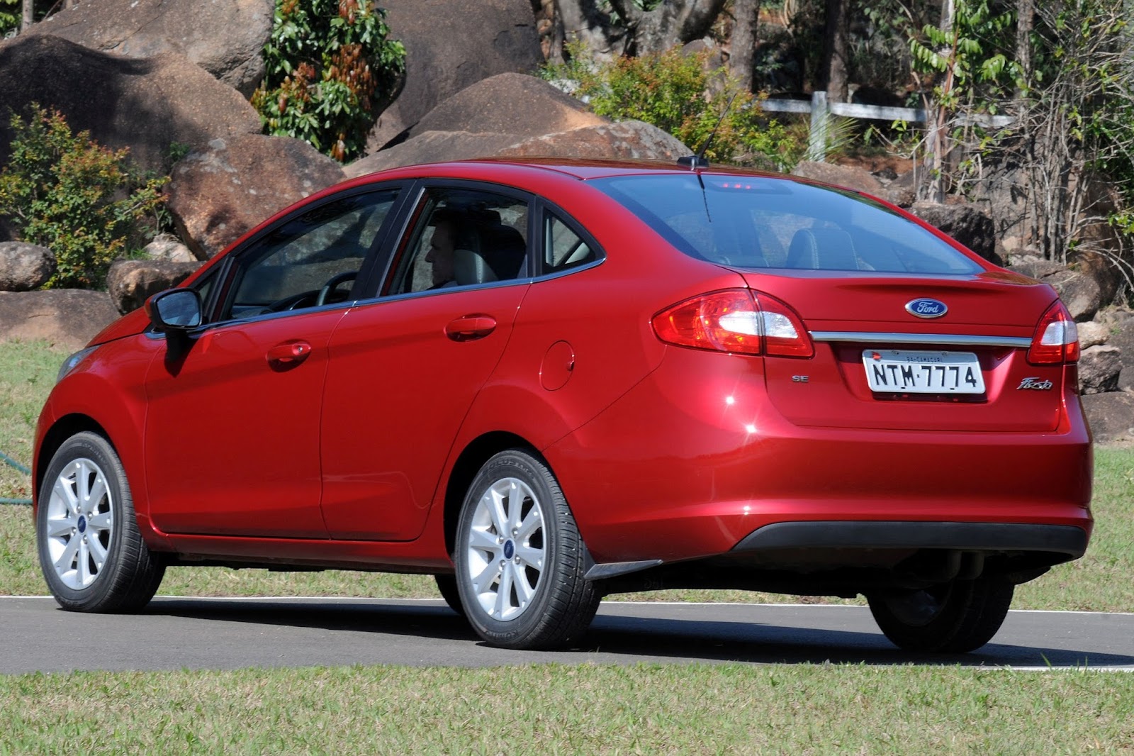 HISTÓRIA EM FOTOS - FORD FIESTA 40 ANOS