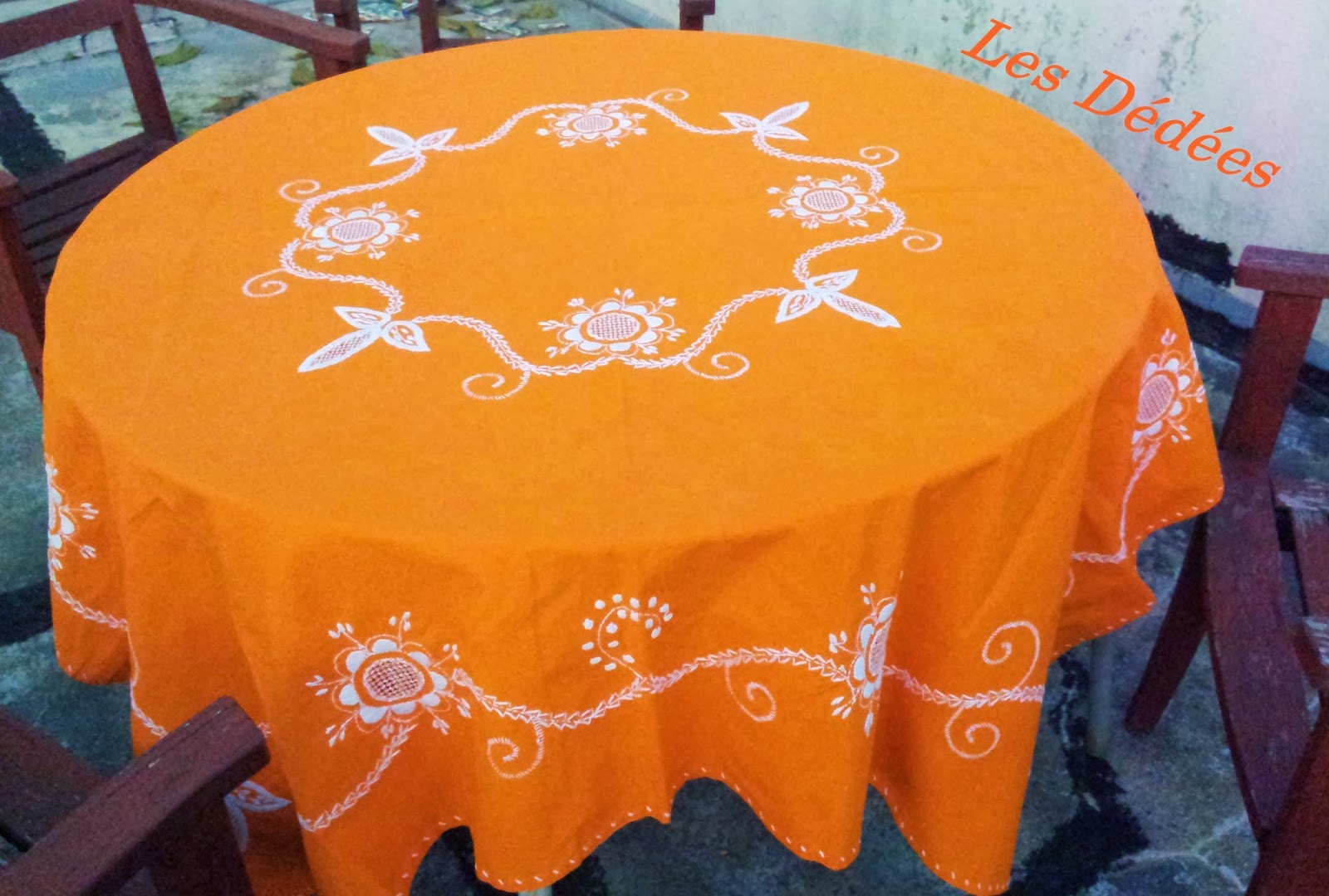 Les dedees : vintage, recup, creations: NAPPE BRODÉE ANNÉES 70 ORANGE ...