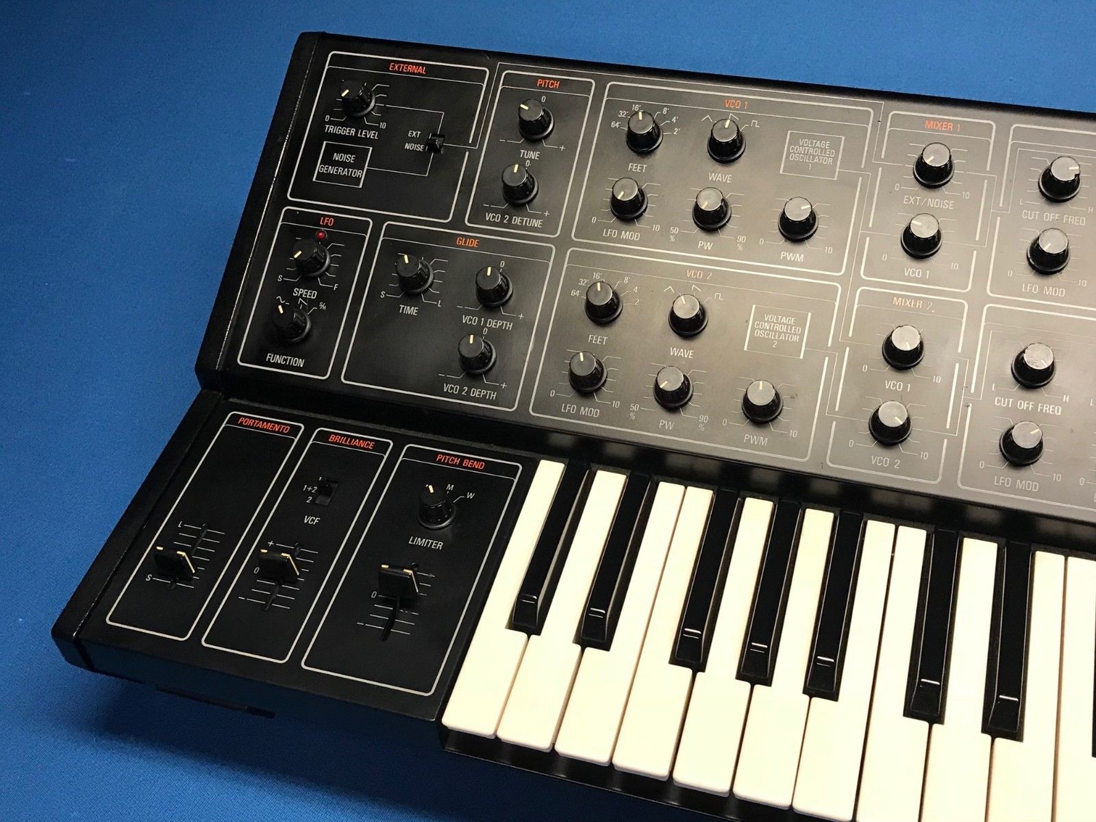 MATRIXSYNTH: Yamaha CS-15 Synthesizer in Beautiful Shape