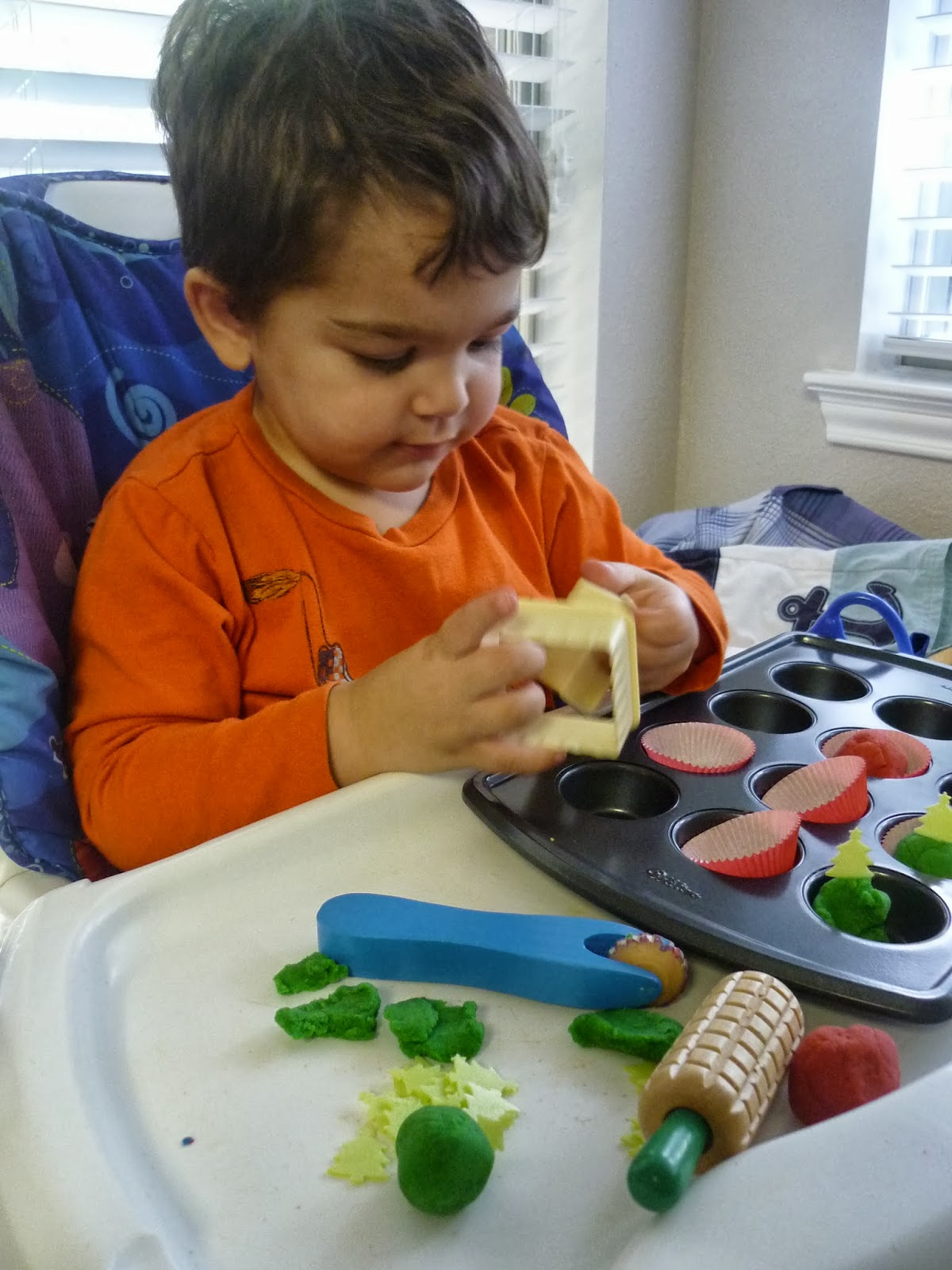 The Handy Dandy Helper: DIY Fall Scented Play Dough
