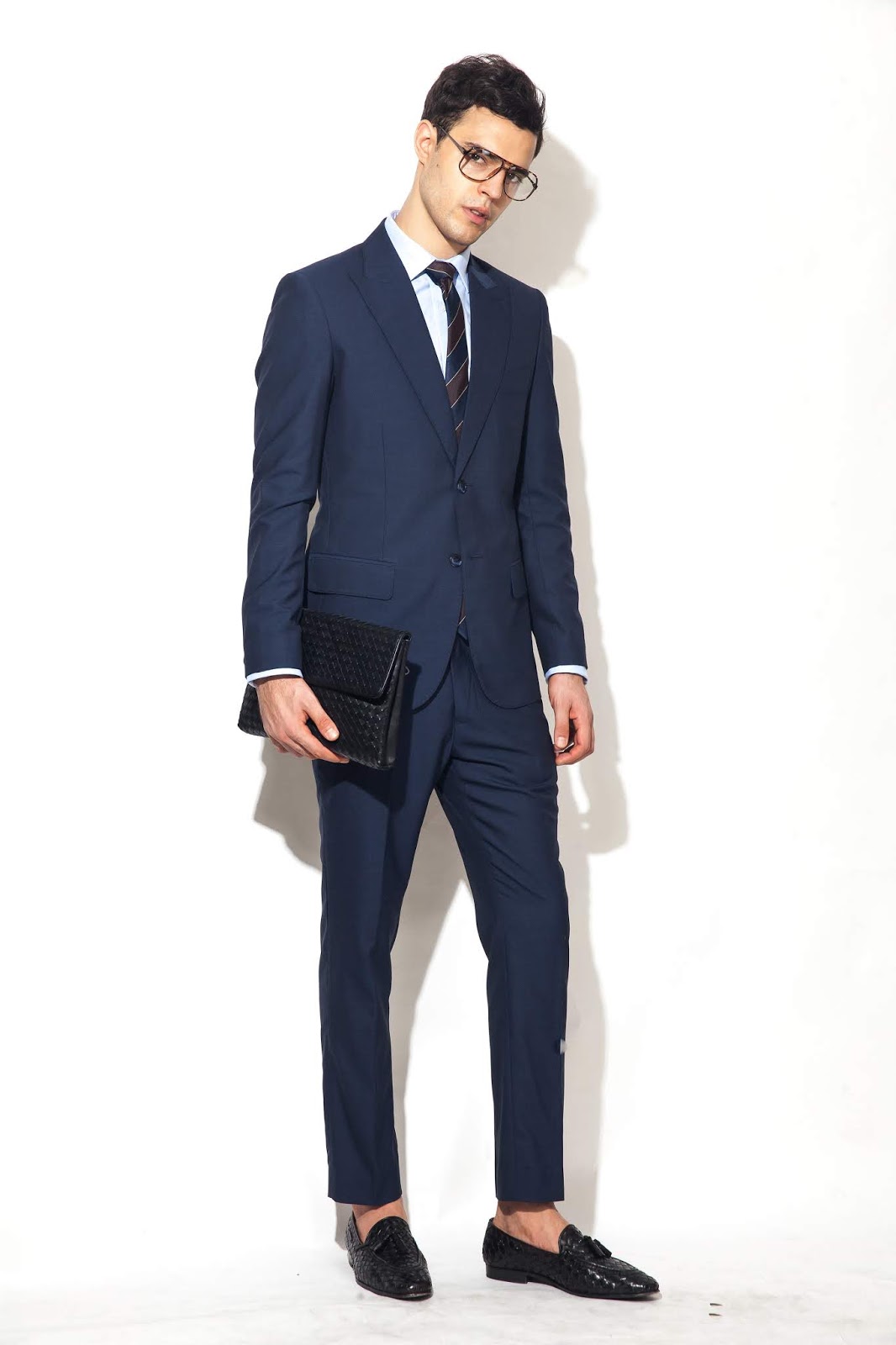 Order Your Custom Suit Plain Garments To Enhance Your Personality