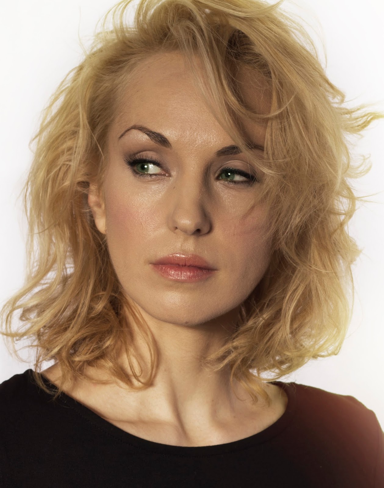 Daniela M. Xandru: Video reportaje durante la reciente sesión ...