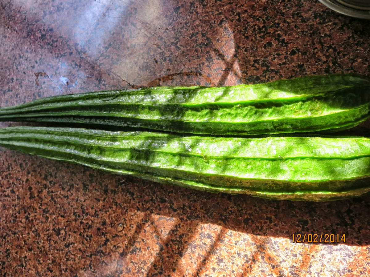 Dharwad Cooks: ಹೀರೇಕಾಯಿ ಎಣಗಾಯಿ ~ Heerekai Ennegai