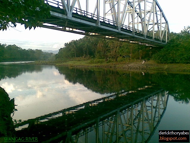 Mangngaggos' TRIP, EAT-cetera!: THE GONZAGA EXPERIENCE: Under the Bridge