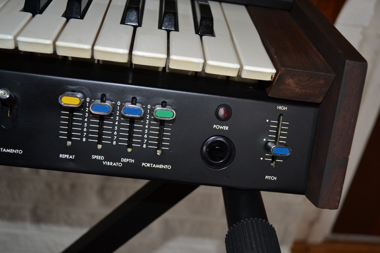 MATRIXSYNTH: MINI KORG 700 SYNTHESIZER