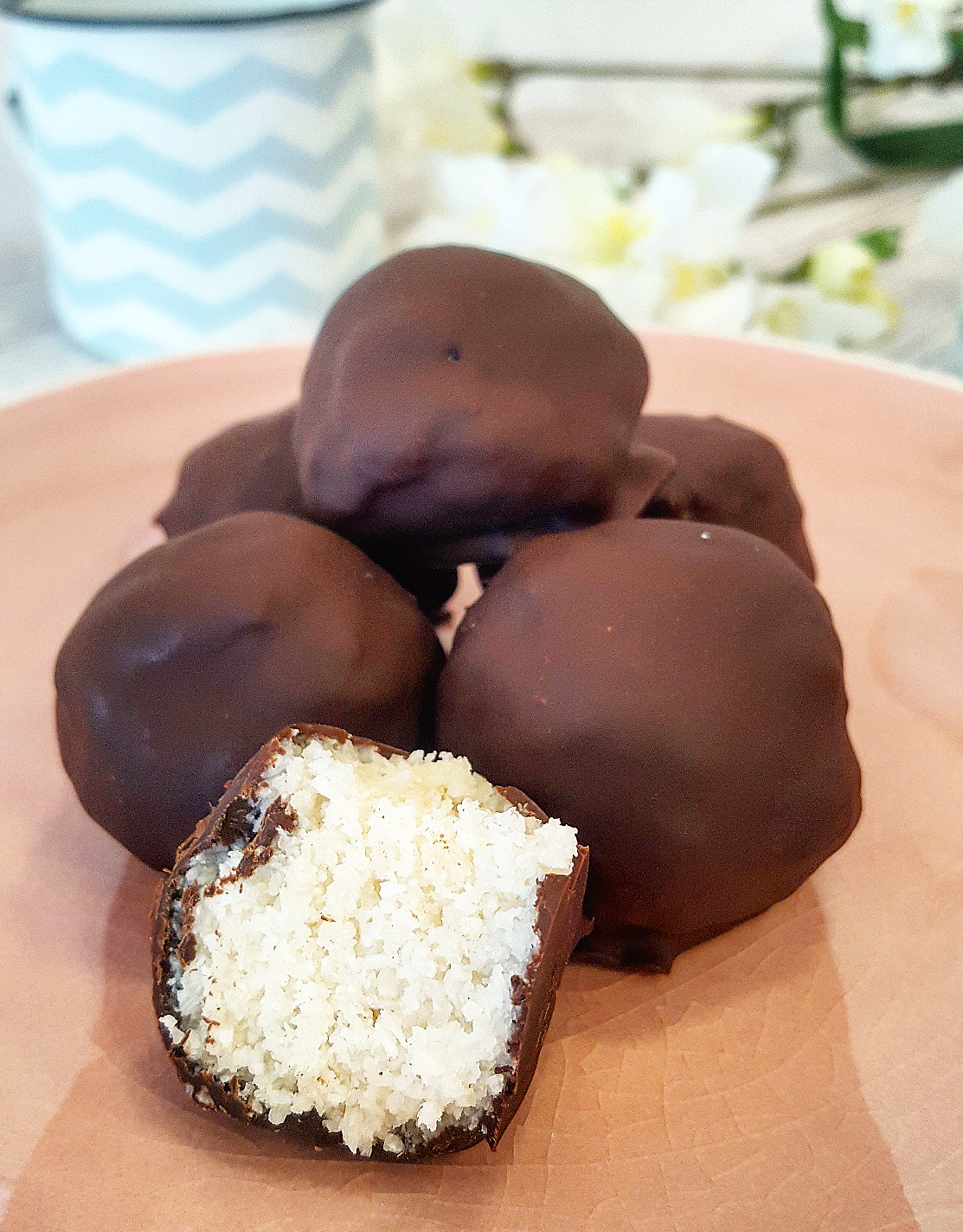 Cookintoki: BOMBONES DE CHOCOLATE Y COCO