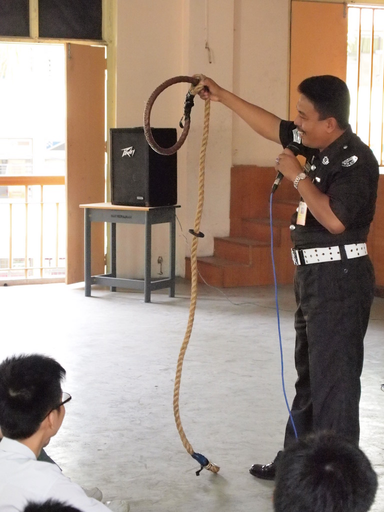 Warna-Warni STK: CERAMAH HUKUMAN PENJARA, SEBAT DAN GANTUNG