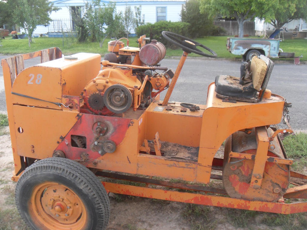 Essick VR30RE Vibratory Roller: Essick VR30RE carb work.