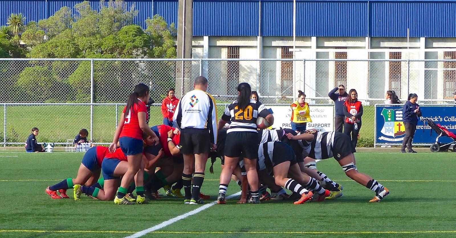 Variations et idées rugby: 13 - Honneur aux dames: Les Ories (20 ...