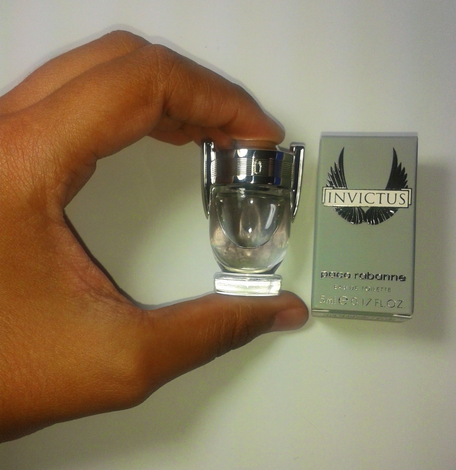 Miniaturas de Cosméticos e Amenities: Invictus Paco Rabanne 05 ml
