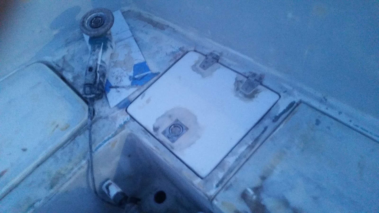 Sailing Whimsy: Propane tank locker, part 1