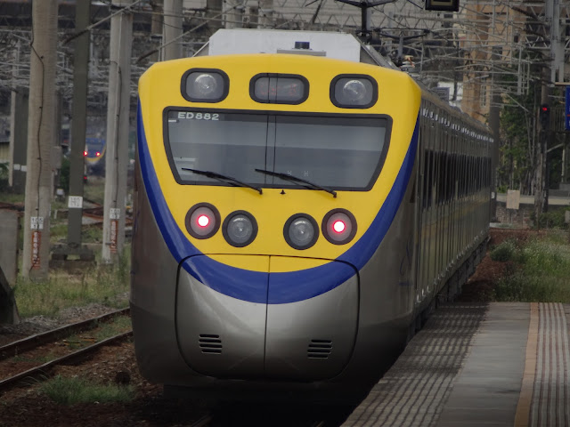 Blair's 鐵道攝影: EMU800型電聯車 / TRA EMU800 Type Electric Multiple Unit