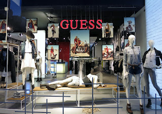RetailStoreWindows.com: Guess, London