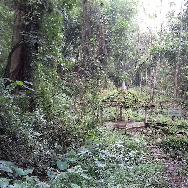 MAKAM KYAI MODJO DAN SITUS SUMUR SONGO