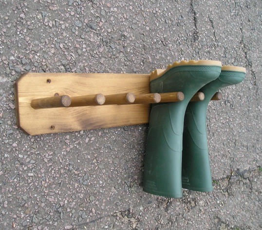 I Love Handmade: Heavy Duty Wellie Rack by The Pine Studio