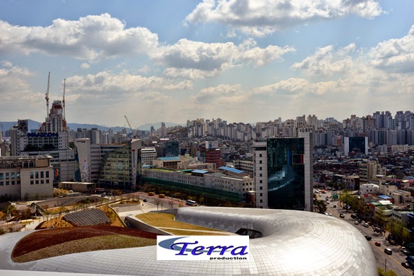 DDP (Dream, Design, Play) in Seoul / 동대문디자인플라자(Dongdaemun Design Plaza ...