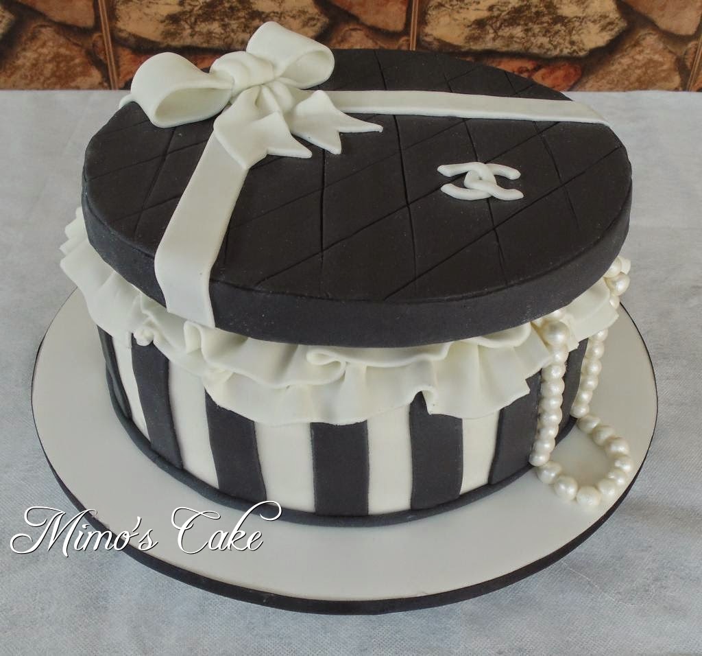 Bolo Chanel ~ Mimo's Cake