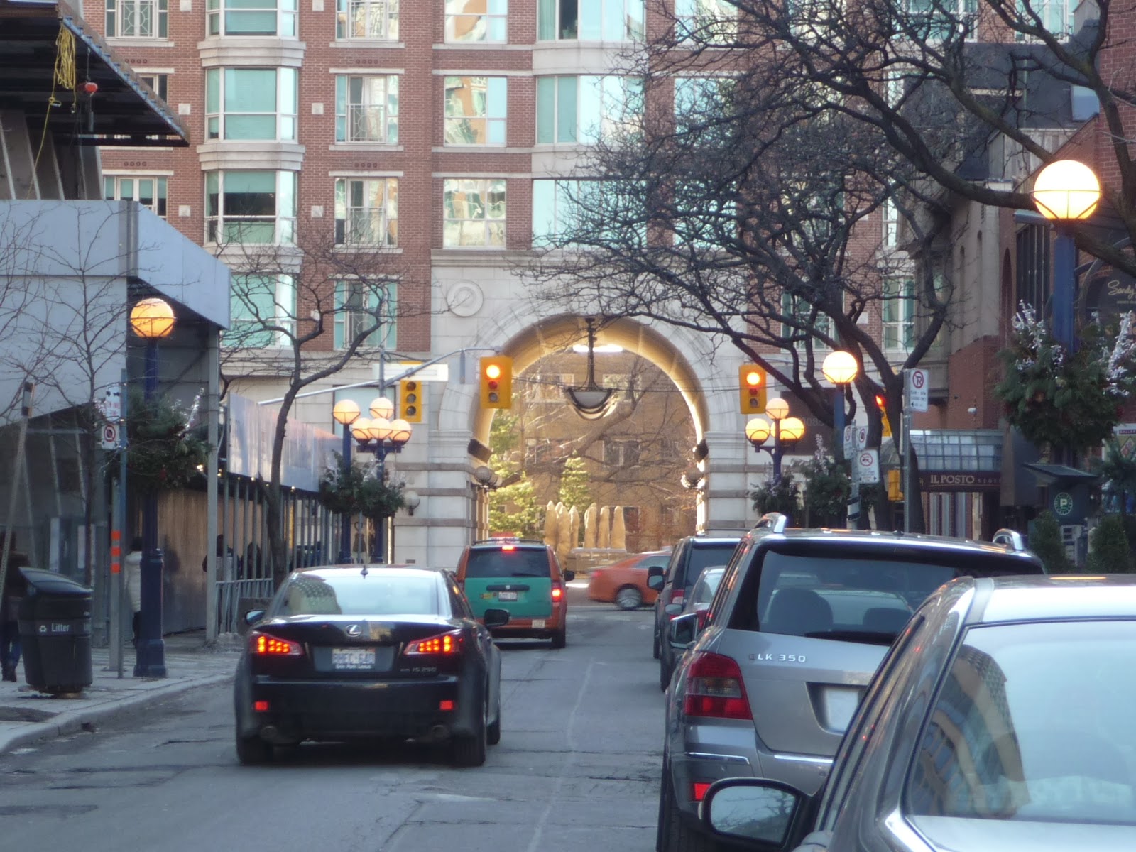 Check out this Fancy Shopping District at Yorkville, Toronto | BOOMSbeat