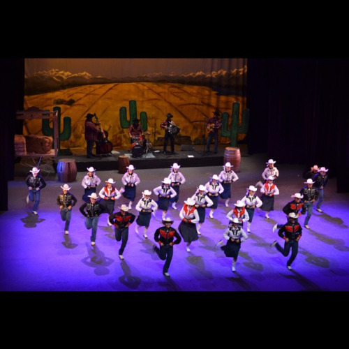 trajes folcloricos: calabaceado