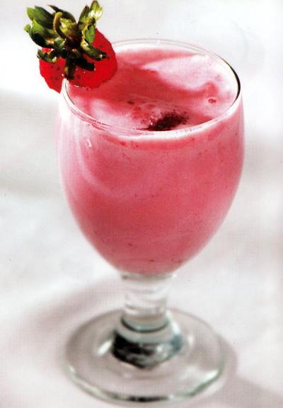 Jus Stroberi Dingin Campur Jeruk Nipis