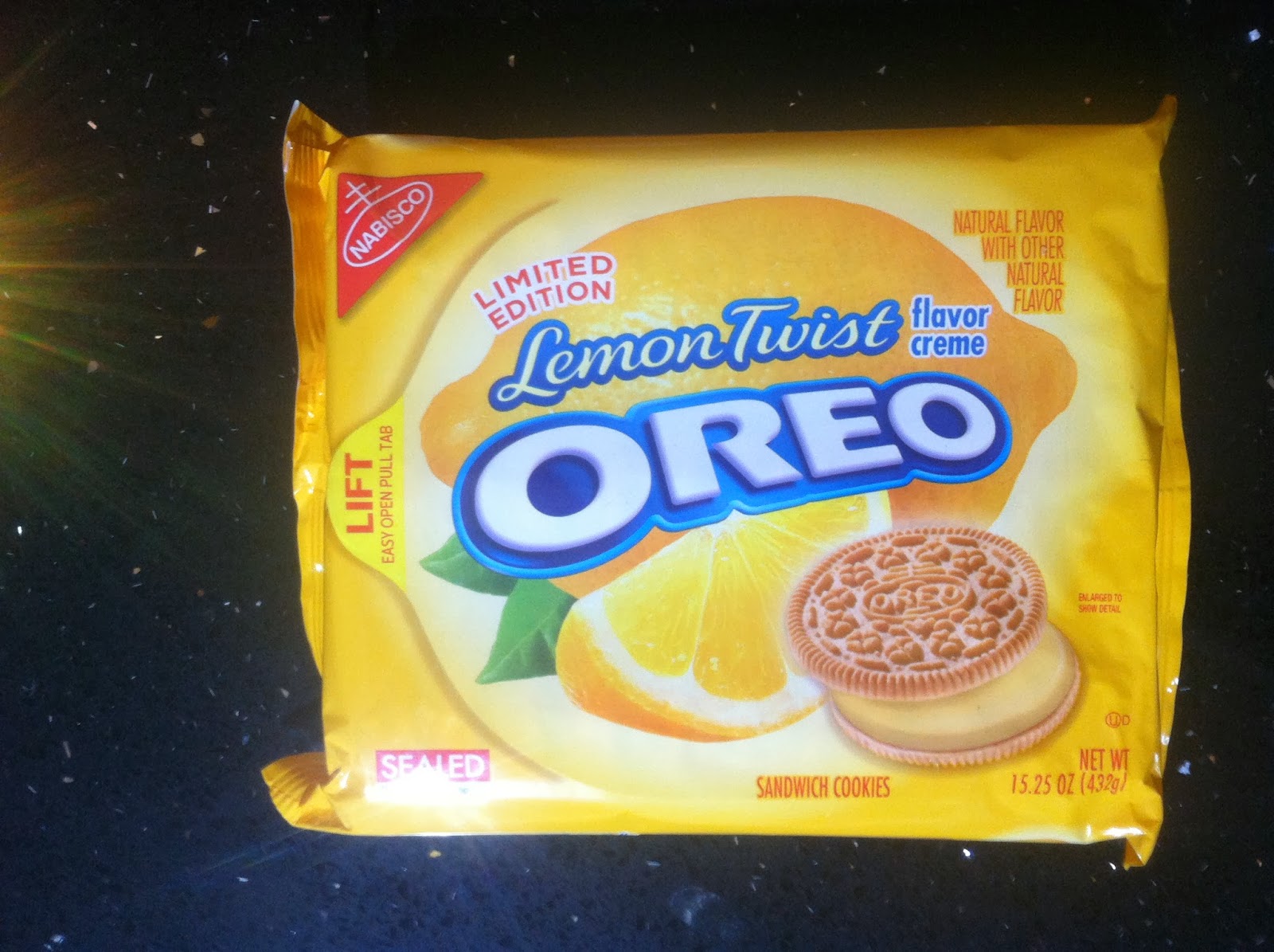 Ephemeral Noms: Lemon Twist Oreo