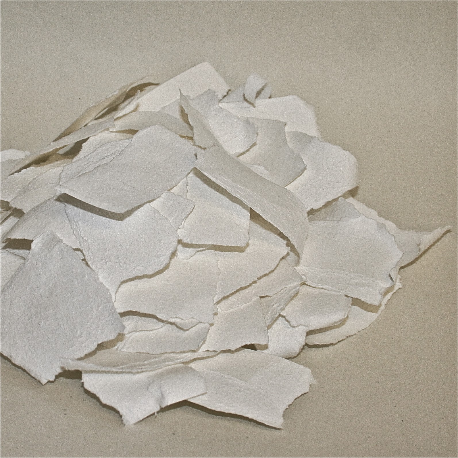 Hilary Bravo: How to make a simple papier-mâché bowl