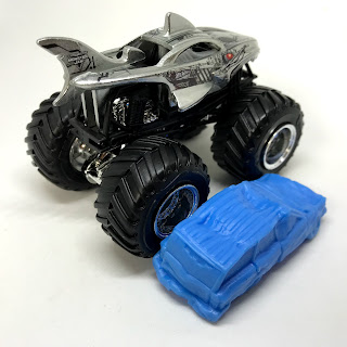 JULIAN'S HOT WHEELS BLOG: Cyborg Shark Monster Jam Truck (2018 ...