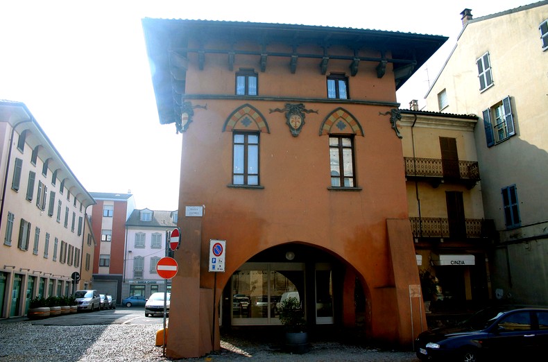 UNA GENEALOGÍA DE TUCUMÁN: Casa Nava, Voghera, Piazza del duomo